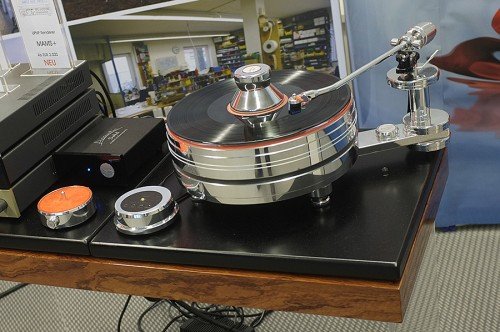 You Spin Me Right Round – Turntables At High End Part 2 | Hifi Pig