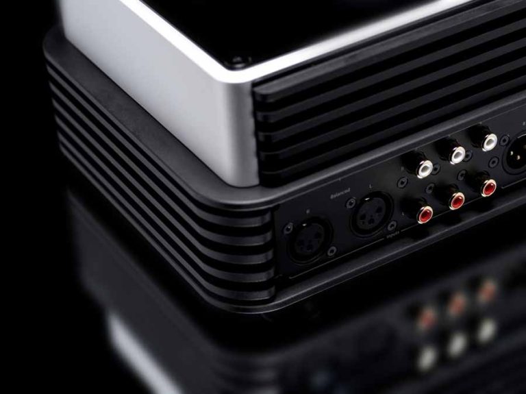 iFi iCAN Phantom Flagship Headphone Amplifier | Hifi Pig