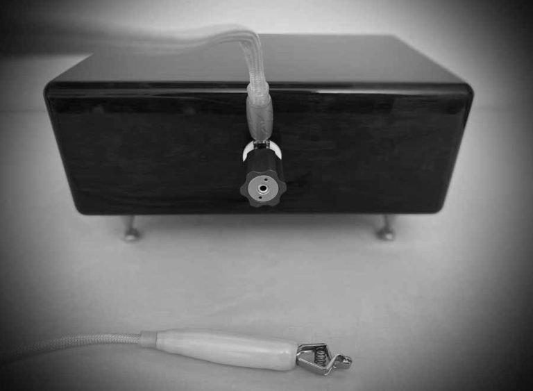 Signal Ground Solutions Pinnacle X1s Grounding Device | Hifi Pig