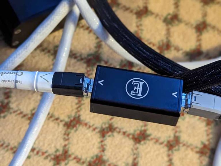 English Electric EE1 Network Noise Isolator – Hifi Pig