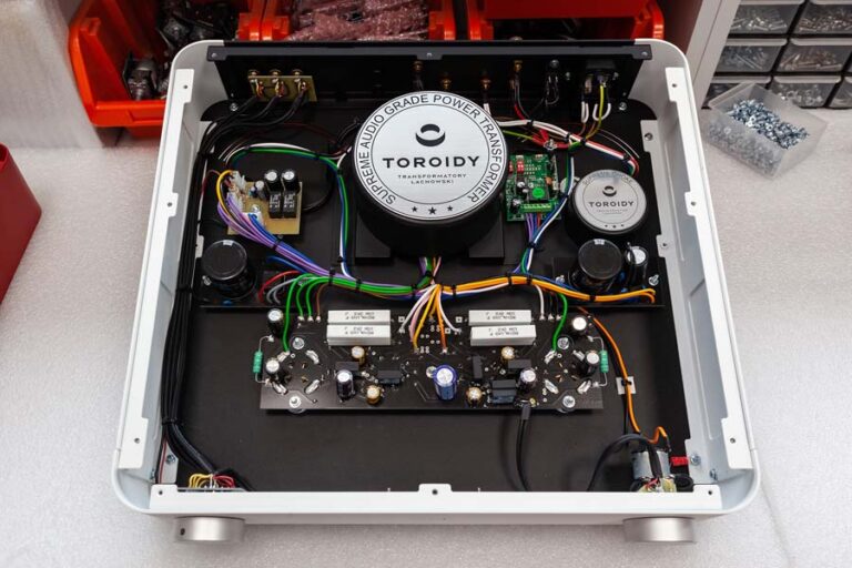 Fezz Audio Titania Integrated Amplifier | Hifi Pig