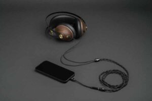Meze Audio 99 Classics V2 Headphones – Hifi Pig
